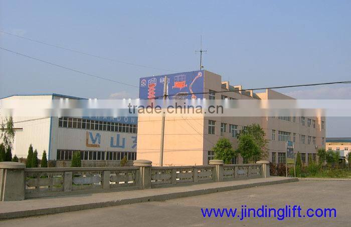 Human trailed mobile hydraulic lift platforms equipment with height 12m ...